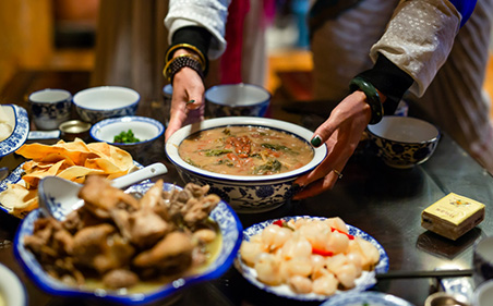 探摩梭文化根源,研民族文化传承